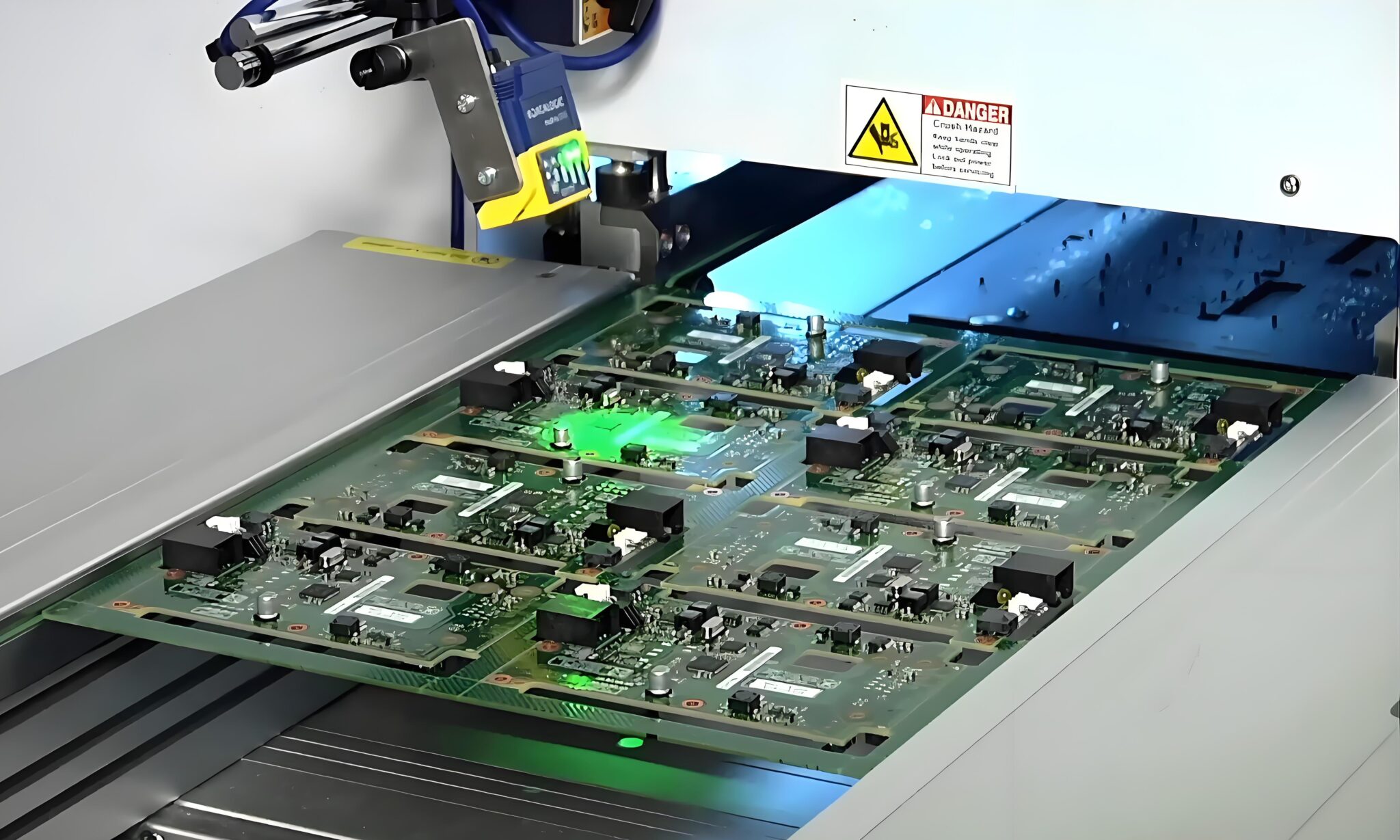 What is a surface mount tactile switch?